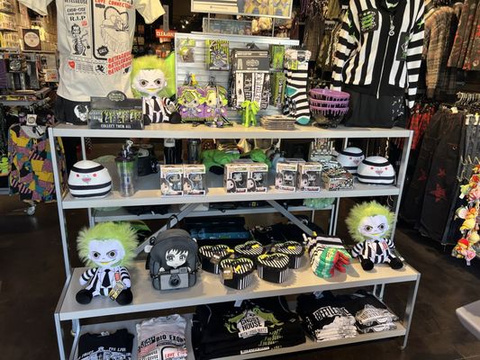 HOT TOPIC - Updated January 2026 - 46 Photos & 13 Reviews - 6623 Las ...