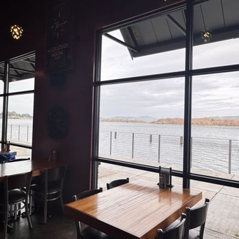 7 DEVILS WATERFRONT ALEHOUSE - Updated March 2025 - 293 Photos & 326 ...