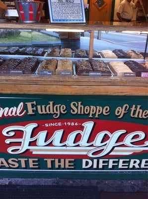 FUDGE SHOPPE OF THE SMOKIES - Updated October 2025 - 13 Reviews - 716 ...
