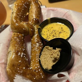 TEN10 BREWING CO - Updated 2024 - 568 Photos & 262 Reviews - 1010 ...