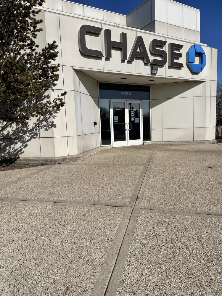 CHASE BANK - Updated February 2025 - 4425 Harrison Ave, Rockford ...