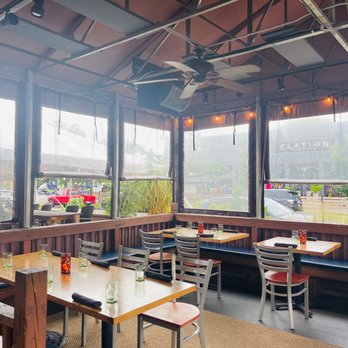 COACH HOUSE BAR & GRILL - Updated April 2025 - 183 Photos & 95 Reviews ...