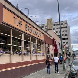 GLACIER BREWHOUSE - Updated December 2025 - 3370 Photos & 3003 Reviews ...