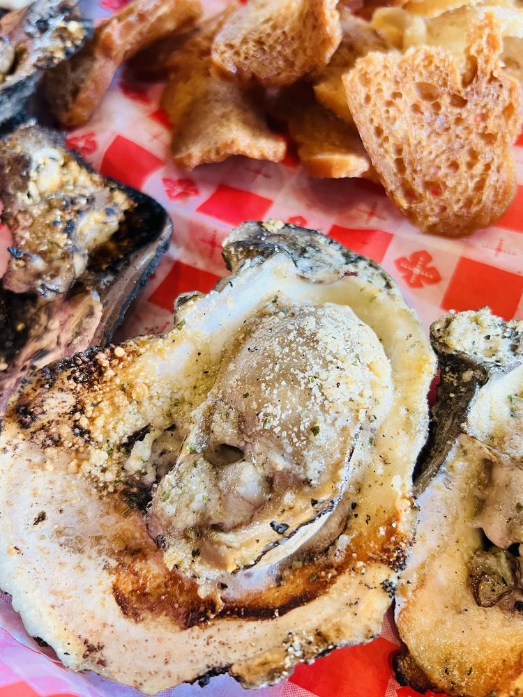 DAT CATFISH PLACE - Updated December 2025 - 14 Photos - 2405 Arkansas ...