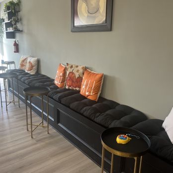 LEO’S COFFEE & CREAM - Updated January 2026 - 23 Photos - 7002 N Point ...