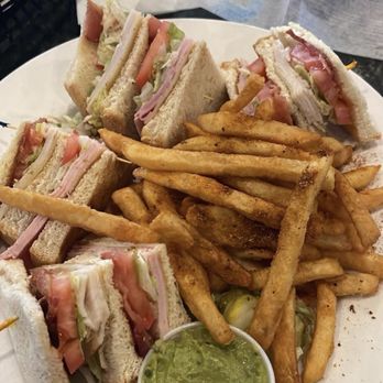 ROCHESTER INN & HARDWOOD GRILLE - Updated December 2025 - 99 Photos ...