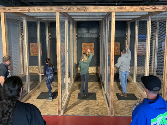 GAME ON NW FAMILY FUN CENTER - 12 Photos - 1425 SE Everett Mall Way ...