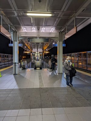 SEATAC/AIRPORT STATION - Updated August 2024 - 210 Photos & 141 Reviews ...
