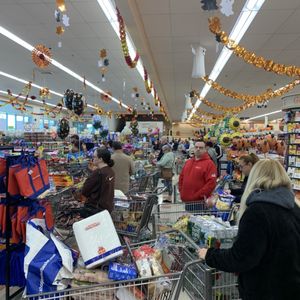 SHORE ‘S FOOD MARKET - Updated January 2025 - 37 Photos & 24 Reviews ...