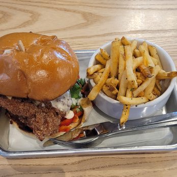 ON ROTATION BREWERY & KITCHEN - Updated April 2025 - 249 Photos & 93 ...