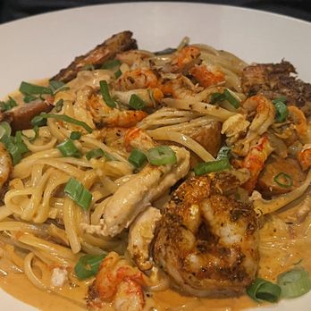 YARD HOUSE - Updated March 2025 - 1938 Photos & 1291 Reviews - 3775 ...