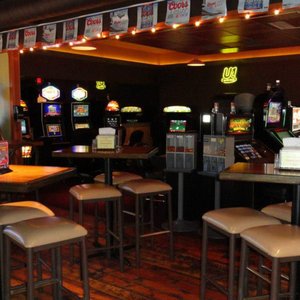 FOWL PLAY SPORTS BAR AND CASINO - 20 Reviews - 220 S 1st Ave, Laurel ...