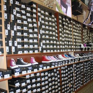 SHOE PALACE - Updated August 2025 - 15 Photos & 85 Reviews - 2800 N ...