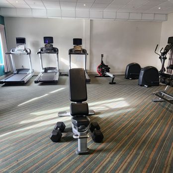 HOLIDAY INN EXPRESS & SUITES REDDING - Updated May 2025 - 71 Photos ...