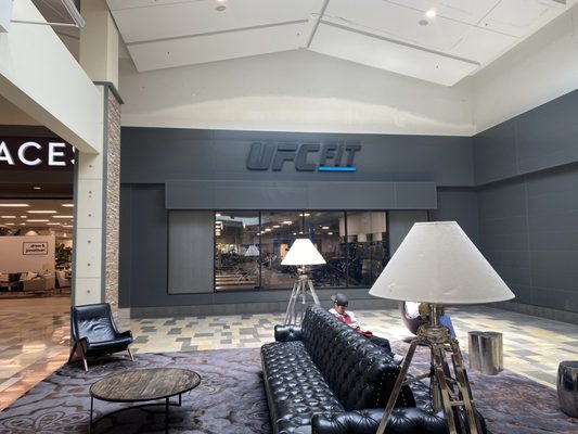UFC FIT SAN JOSE - OAKRIDGE MALL - Updated July 2025 - 118 Photos & 162 ...
