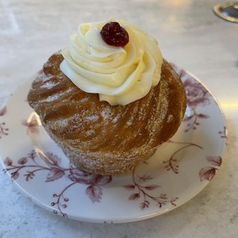 THE GILDED ACORN - Updated September 2024 - 138 Photos & 53 Reviews ...