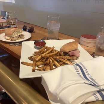 FORAGER BREWERY - Updated December 2025 - 620 Photos & 389 Reviews ...