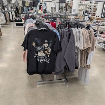 URBAN BEHAVIOR - Updated December 2025 - 10 Photos - 875 St James ...