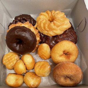 SWISS DONUT - 147 Photos & 157 Reviews - 555 S Sunrise Way, Palm ...