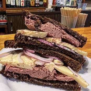 BAUMGARTNER’S CHEESE STORE & TAVERN - Updated June 2025 - 221 Photos ...