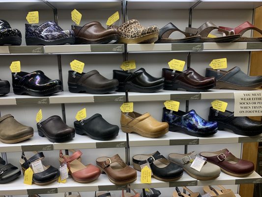 RED’S SHOE BARN - Updated August 2024 - 15 Photos & 29 Reviews - 35 ...