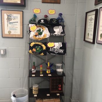 LES SISTERS SOUTHERN KITCHEN & BBQ - Updated August 2024 - 169 Photos ...