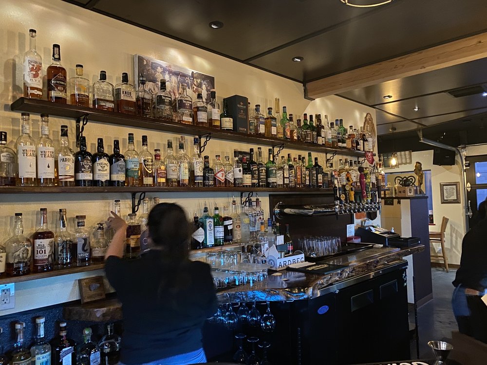 CEOL IRISH PUB - Updated October 2025 - 167 Photos & 203 Reviews - 410 ...