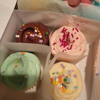 SUSIECAKES - LAUREL VILLAGE - Updated September 2025 - 242 Photos & 134 ...