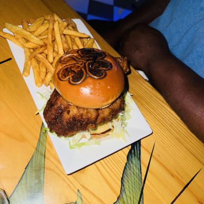 SALTY SHAMROCK - Updated December 2025 - 118 Photos & 198 Reviews ...