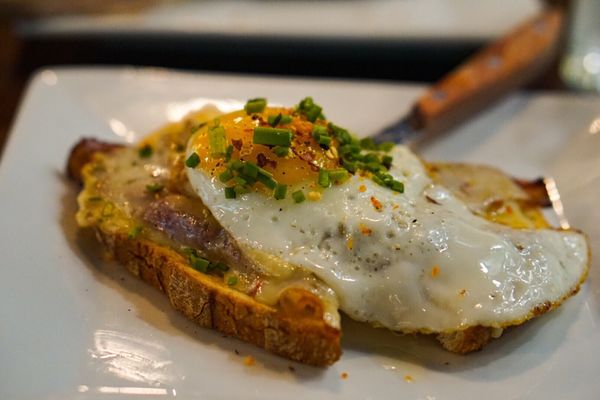 SLIGHTLY TOASTED - 140 Photos & 121 Reviews - 22 N Clinton, Chicago ...