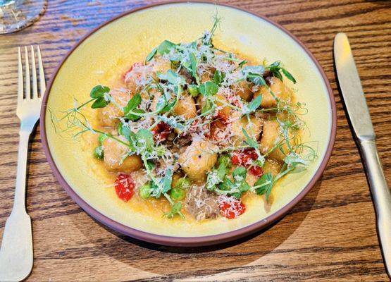 LEO RESTAURANT - Updated December 2025 - 51 Photos & 12 Reviews - 1414 ...