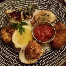 SHUCKERS OYSTER BAR - 578 Photos & 559 Reviews - 411 University St ...