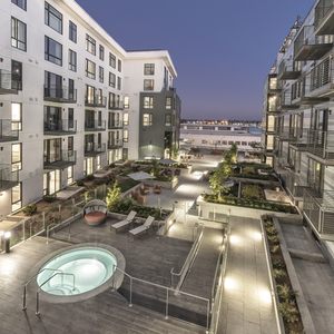 PORTICO OAKLAND WATERFRONT - Updated June 2025 - 67 Photos - 37 8th Ave ...