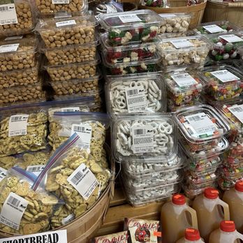 AMISH COUNTRY STORE & RESTAURANT - Updated December 2025 - 125 Photos ...