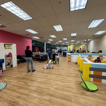 THE BUSY BEE PLAY CAFE - Updated November 2024 - 48 Photos & 18 Reviews ...