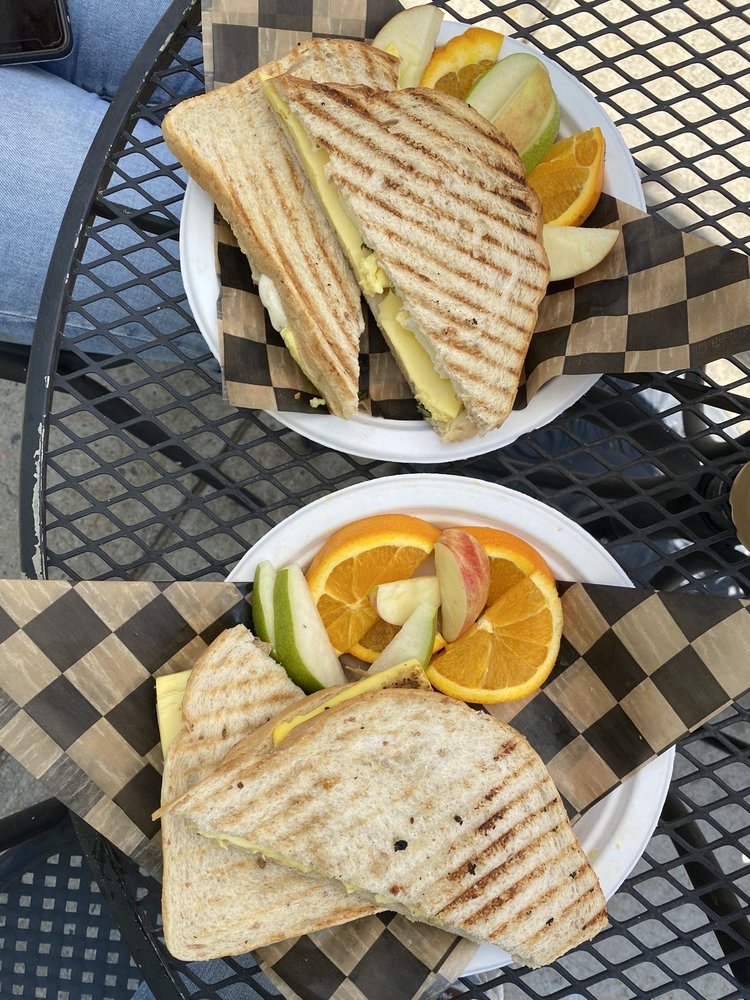 URBAN FARMHOUSE - 86 Photos & 151 Reviews - 13872 Coalfield Commons Pl ...