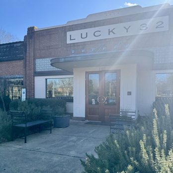 LUCKY 32 SOUTHERN KITCHEN - Updated May 2025 - 936 Photos & 1005 ...