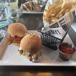 PRIME ON WHITFIELD - Updated January 2026 - 119 Photos & 113 Reviews ...