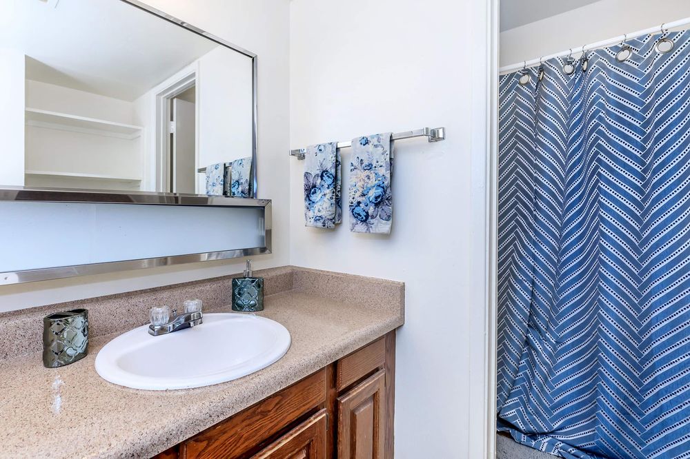 COUNTRY CLUB TERRACE - Updated May 2025 - 12 Photos - 3041 N Country ...