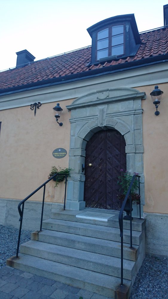 ULFSUNDA SLOTT - Updated March 2024 - 67 Photos - Margretelundsvägen ...
