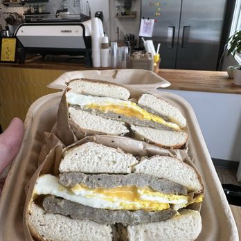 CURBSIDE ON THE RUN - Updated November 2024 - 133 Photos & 181 Reviews ...