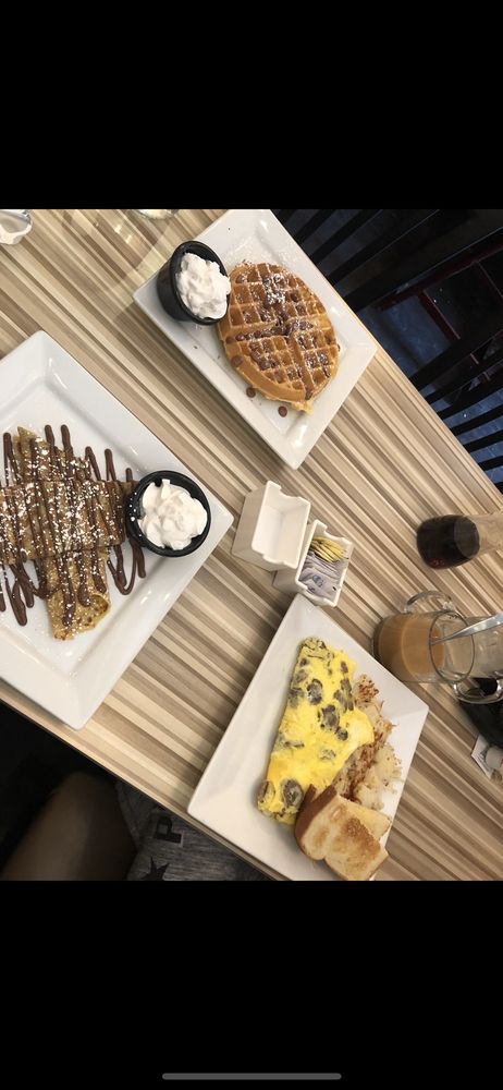 AMA BISTRO - Updated February 2025 - 159 Photos & 153 Reviews - 215 S ...