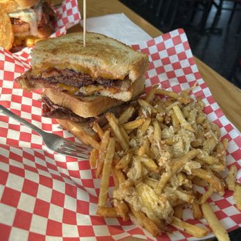 HANGRY’S - Updated March 2025 - 49 Photos & 39 Reviews - 6325 N Wall St ...