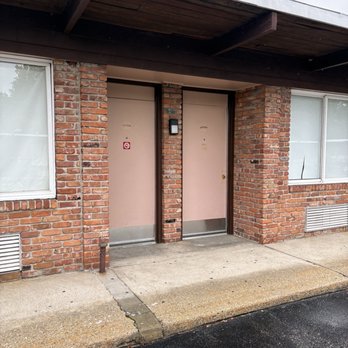 COMMACK MOTOR INN - Updated December 2025 - 10 Photos & 19 Reviews ...