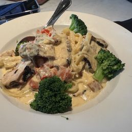 VILLAGE TAVERN - Updated December 2025 - 198 Photos & 99 Reviews - 4140 ...