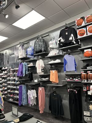 HIBBETT SPORTS - Updated July 2025 - 59 Photos - 110 B Pavilion Pkwy ...