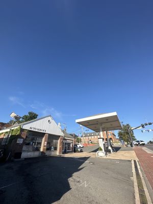 ROYAL GAS STATION - Updated December 2025 - 10 Photos & 23 Reviews ...