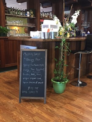 SOI 2 THAI STREET FOOD - 120 Photos & 141 Reviews - 1825 2nd Ave, Rock ...