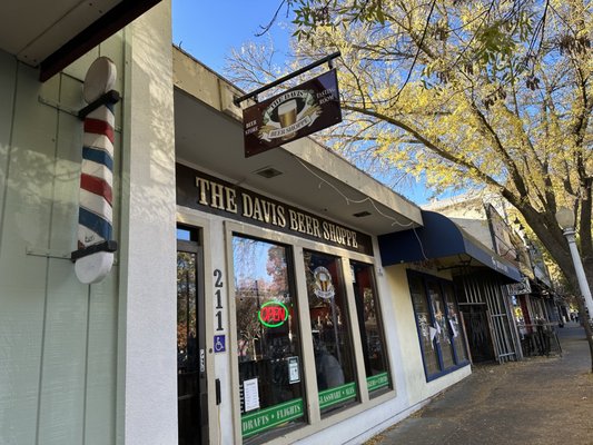 THE DAVIS BEER SHOPPE - Updated February 2025 - 131 Photos & 267 ...