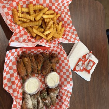 VALLEY WINGS DALLAS - Updated September 2024 - 68 Photos & 47 Reviews ...